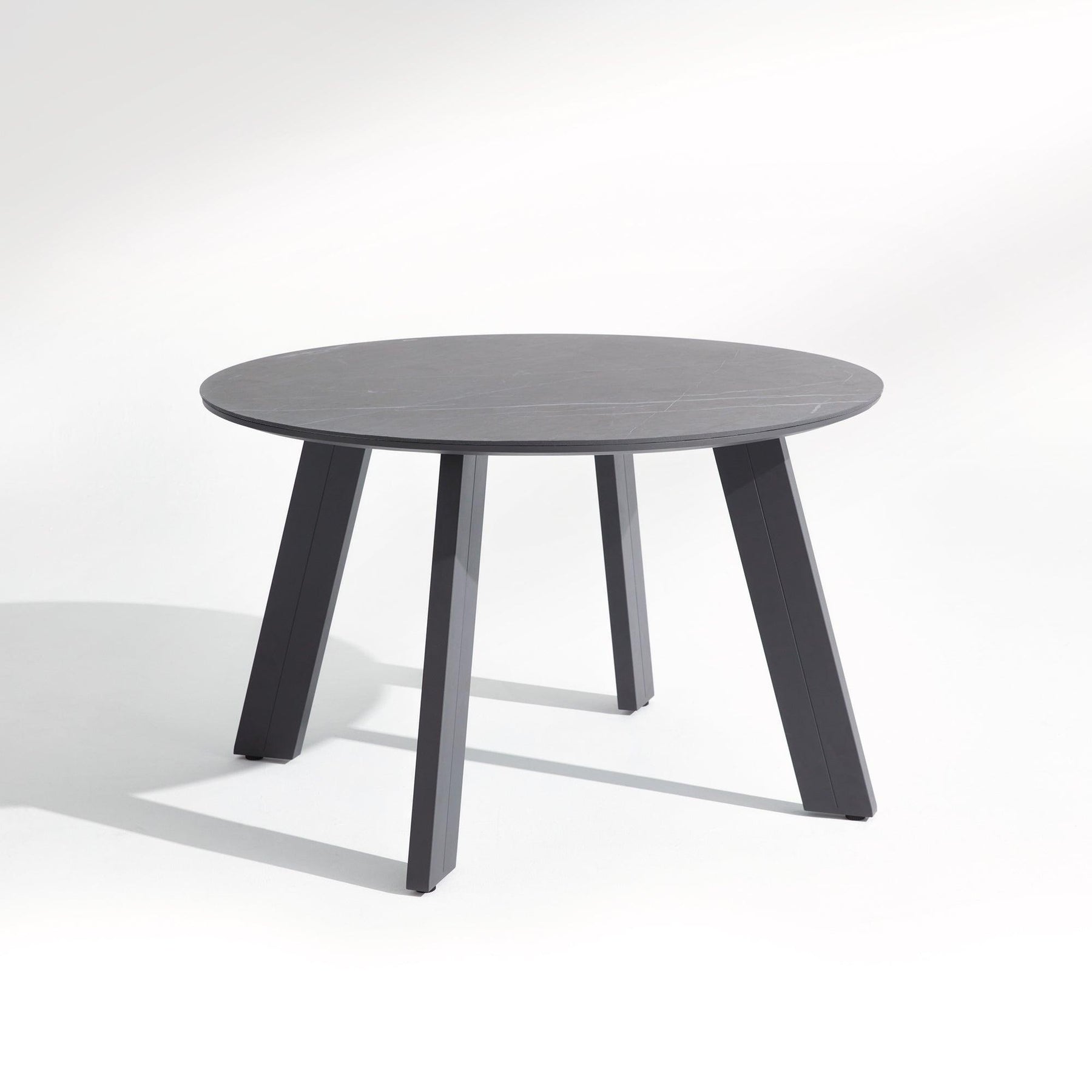 Outdoor Patio Dining Tables, Round & Rectangular | Jardina